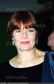 Explain Isla ___, India-born actress who played Flora Beniform in 1981 ...